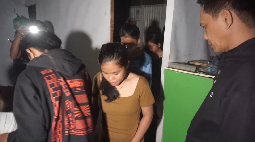 Digerebek Polisi! Remaja Diduga Pesta Miras dan Berbuat Mesum di Rumah Kosong Makassar ...